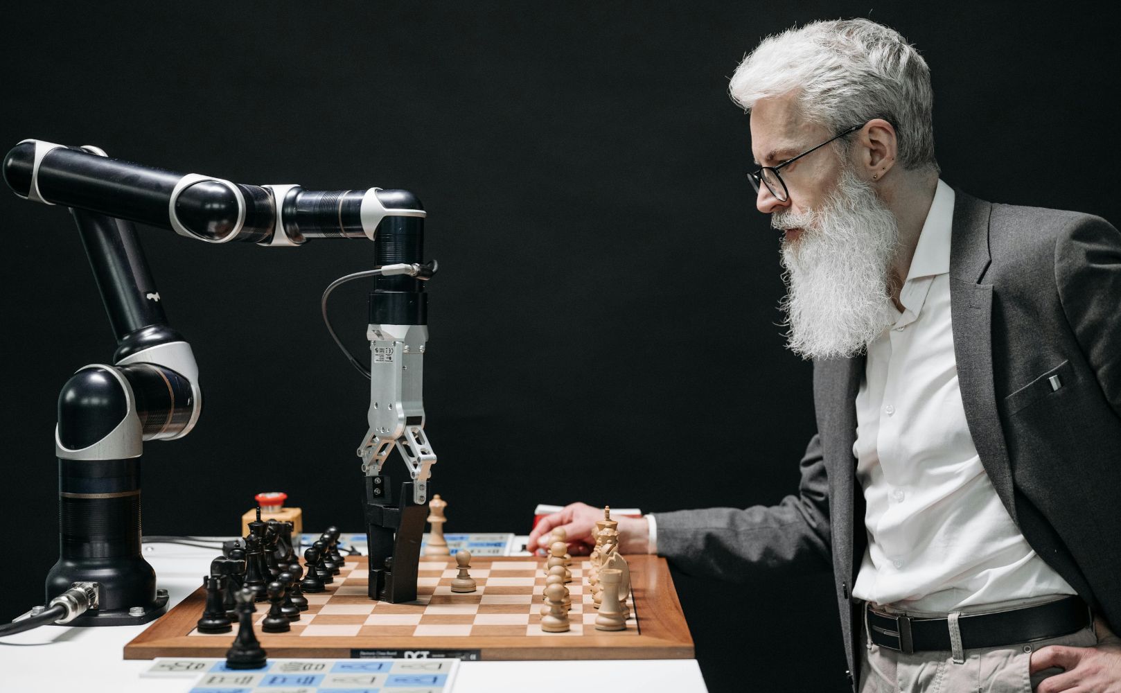 Pro dan Kontra Penggunaan AI: Teknologi Canggih yang Mengubah Dunia ...